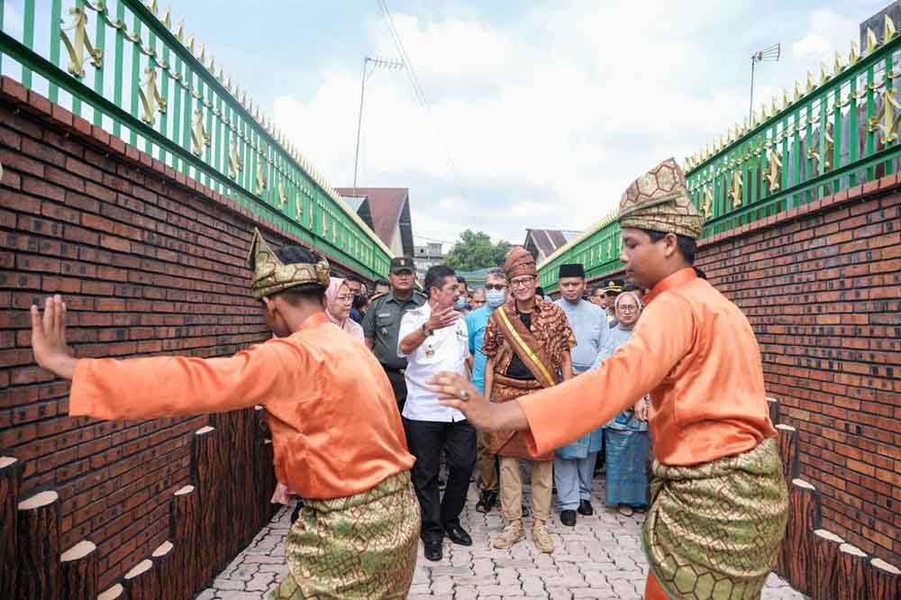 Rumah Adat Puri Melayu Sri Menanti" di Tebing Tinggi Sumut Miliki ...